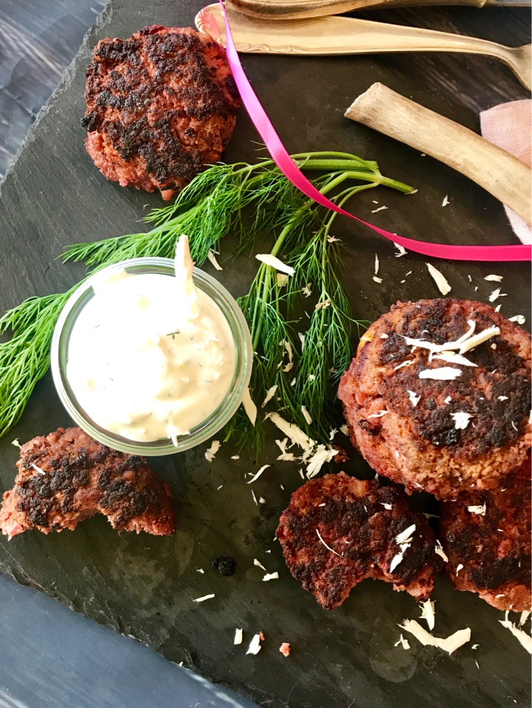 Pihvi – Fleischpflanzerl auf finnische Art – Das große Carolinarikum